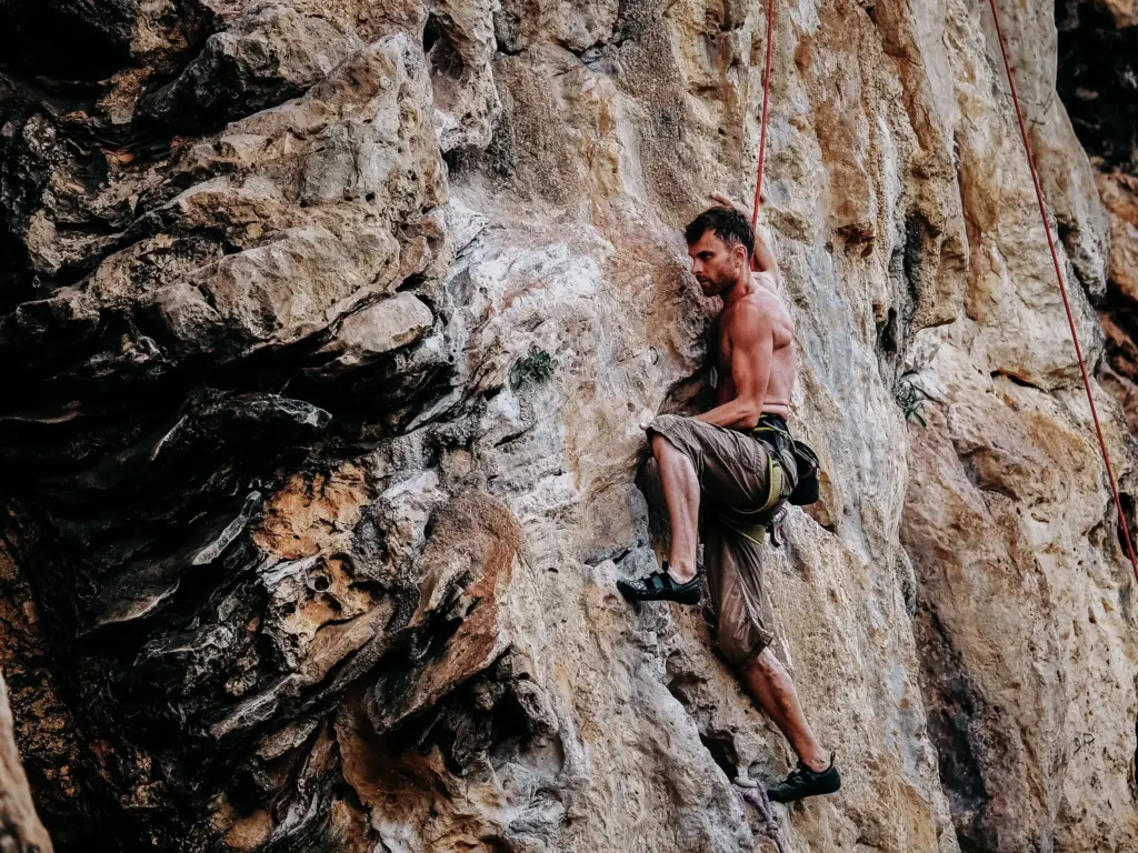 Warum Toprope Klettern der perfekte Einstieg ins Abenteuer ist – Sicherheit, Technik und ...